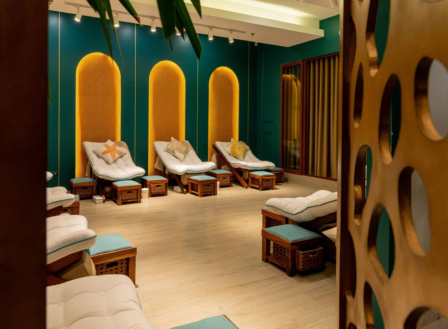 Nail Tropics | Begin Your Relaxation