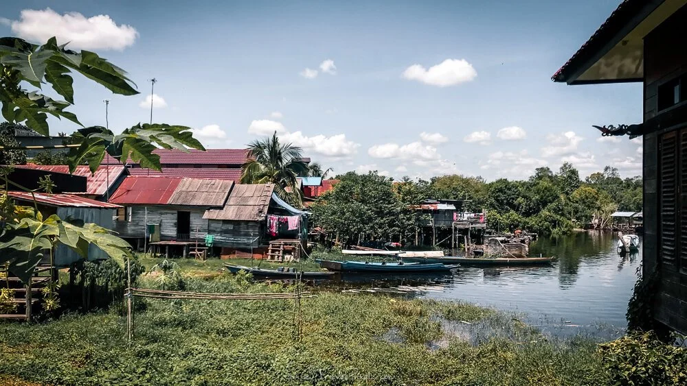 Visit Borneo's Orangutans on a Budget - Kaja Island / Palangkaraya ...