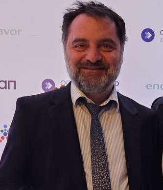 Bio Andreas Papadakis