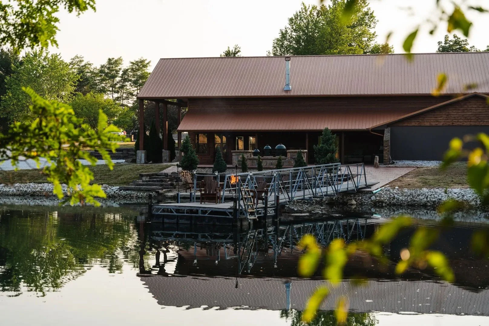 Bearshield Lodge Gallery | Rustic Luxury Rooms & Stunning Outdoor ...