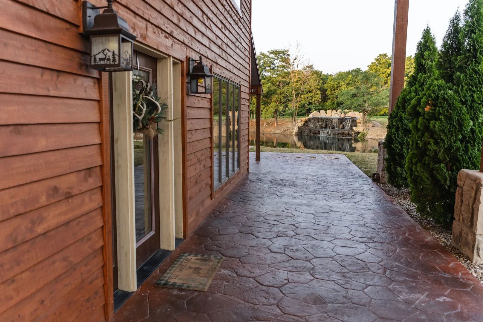 Bearshield Lodge Gallery | Rustic Luxury Rooms & Stunning Outdoor ...