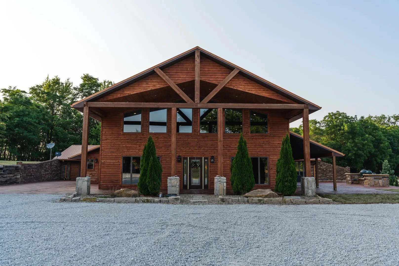 Bearshield Lodge Gallery | Rustic Luxury Rooms & Stunning Outdoor ...