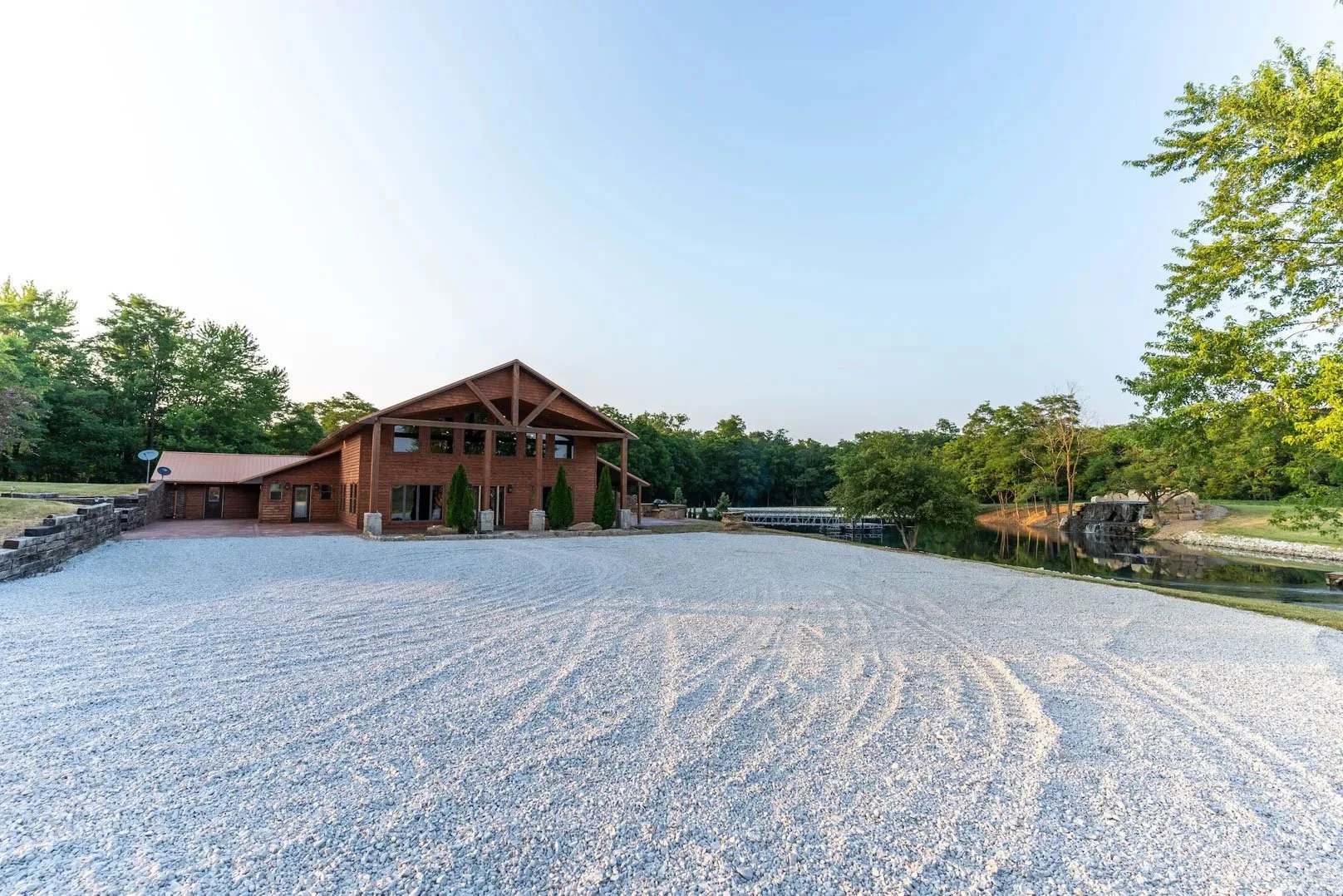 Bearshield Lodge Gallery | Rustic Luxury Rooms & Stunning Outdoor ...