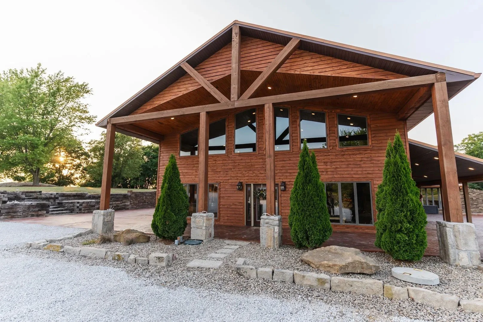 Bearshield Lodge Gallery | Rustic Luxury Rooms & Stunning Outdoor ...