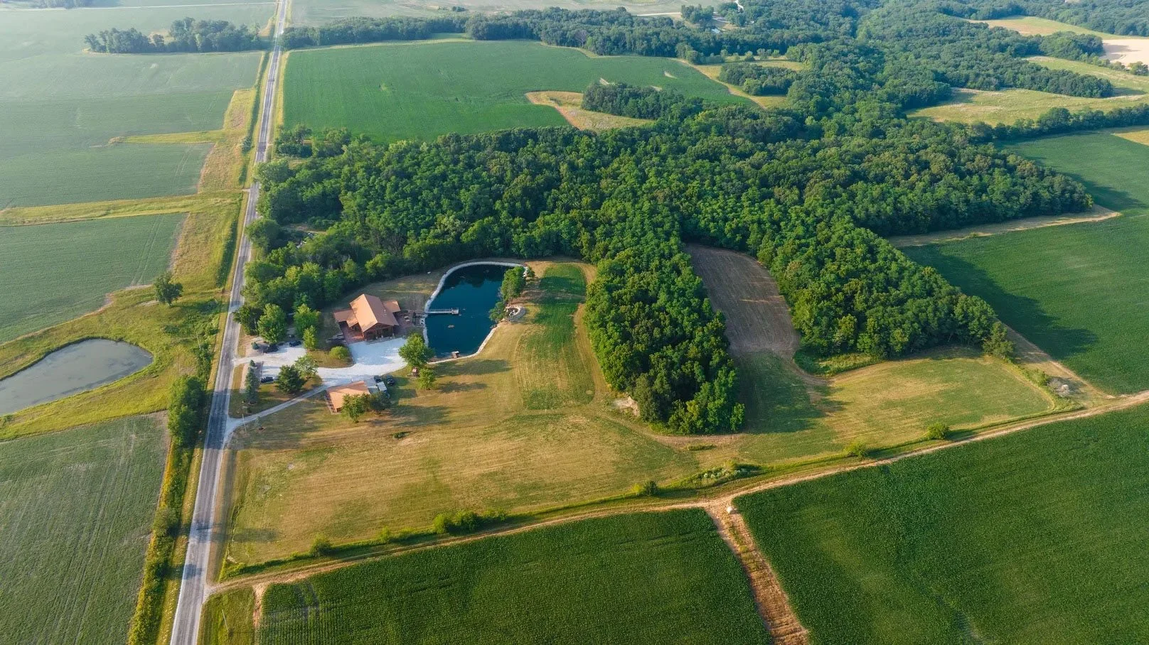 Bearshield Lodge Gallery | Rustic Luxury Rooms & Stunning Outdoor ...