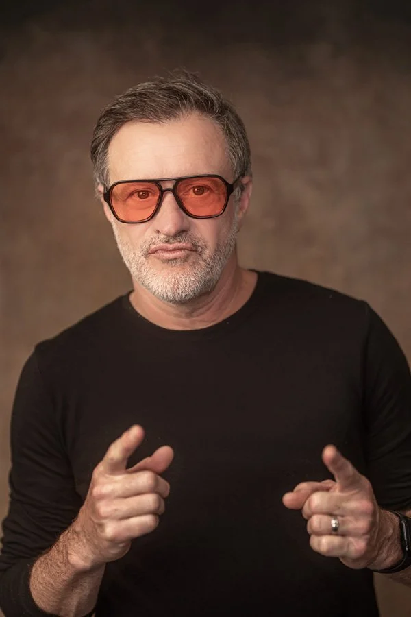 Stéphane Fallu - ASSUMÉ - Kit Media — COMICO - Agence, production et ...