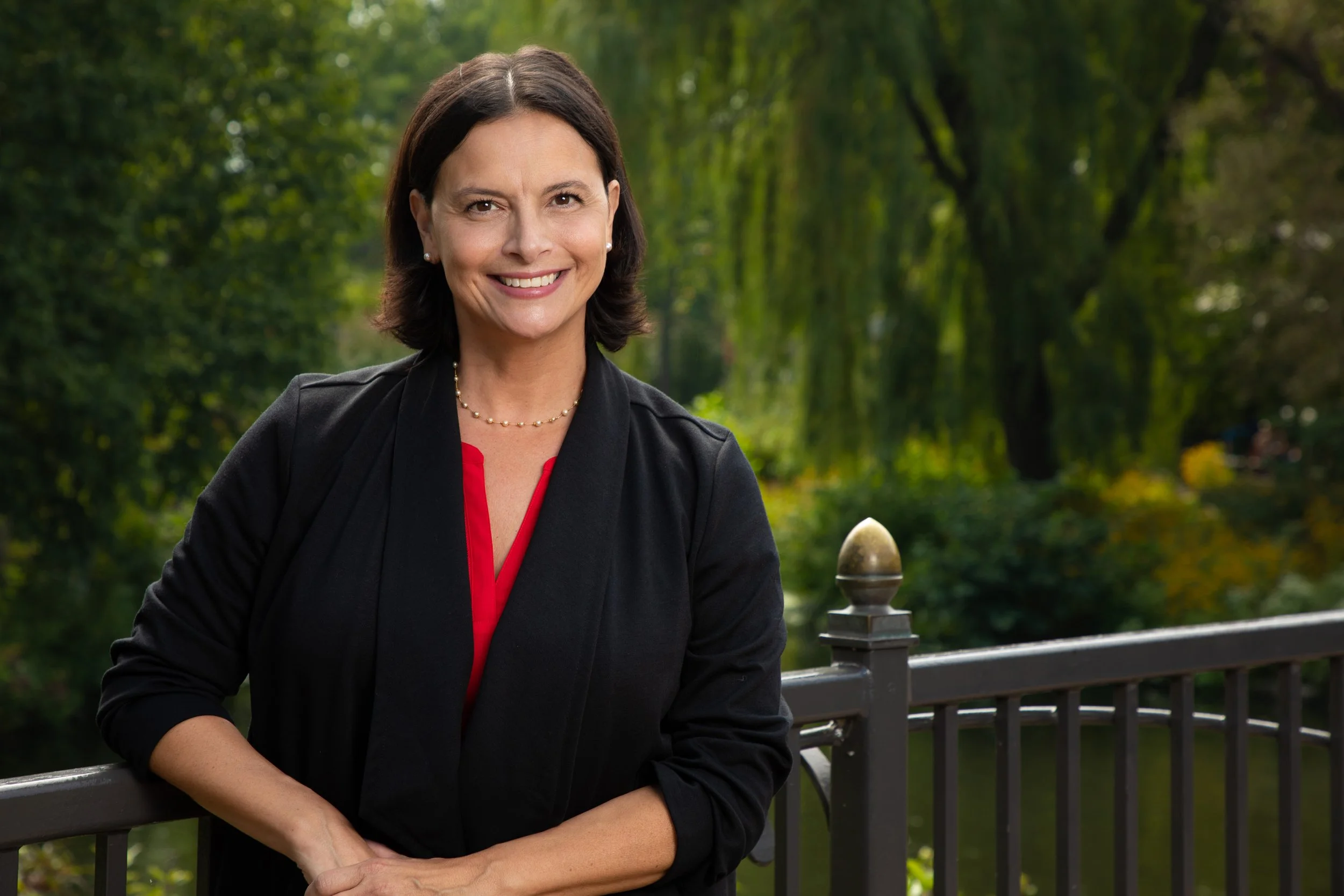 How to Do Your Makeup for Headshots: A Comprehensive Guide