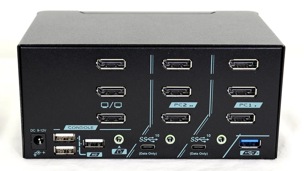 USBc KVM Switch v2 (with USB Power Delivery / 70 watts) — Level1Techs Store