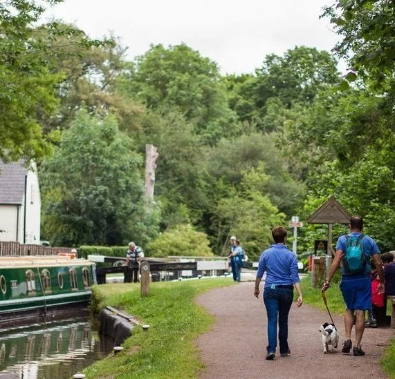 A Guide to Canal Walks in the UK — Walking In Circles