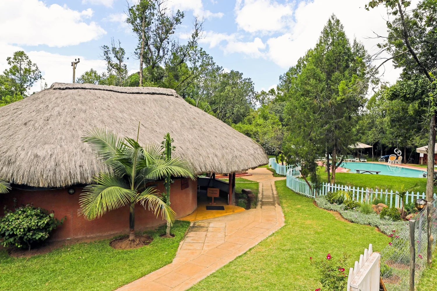 Kongoni Hotel Nanyuki | Accommodation, Restaurant, bar, Pool and Spa