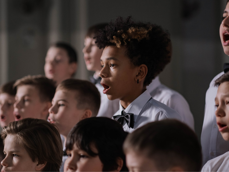 Singing Together: How choirs boost brain health and emotional well ...