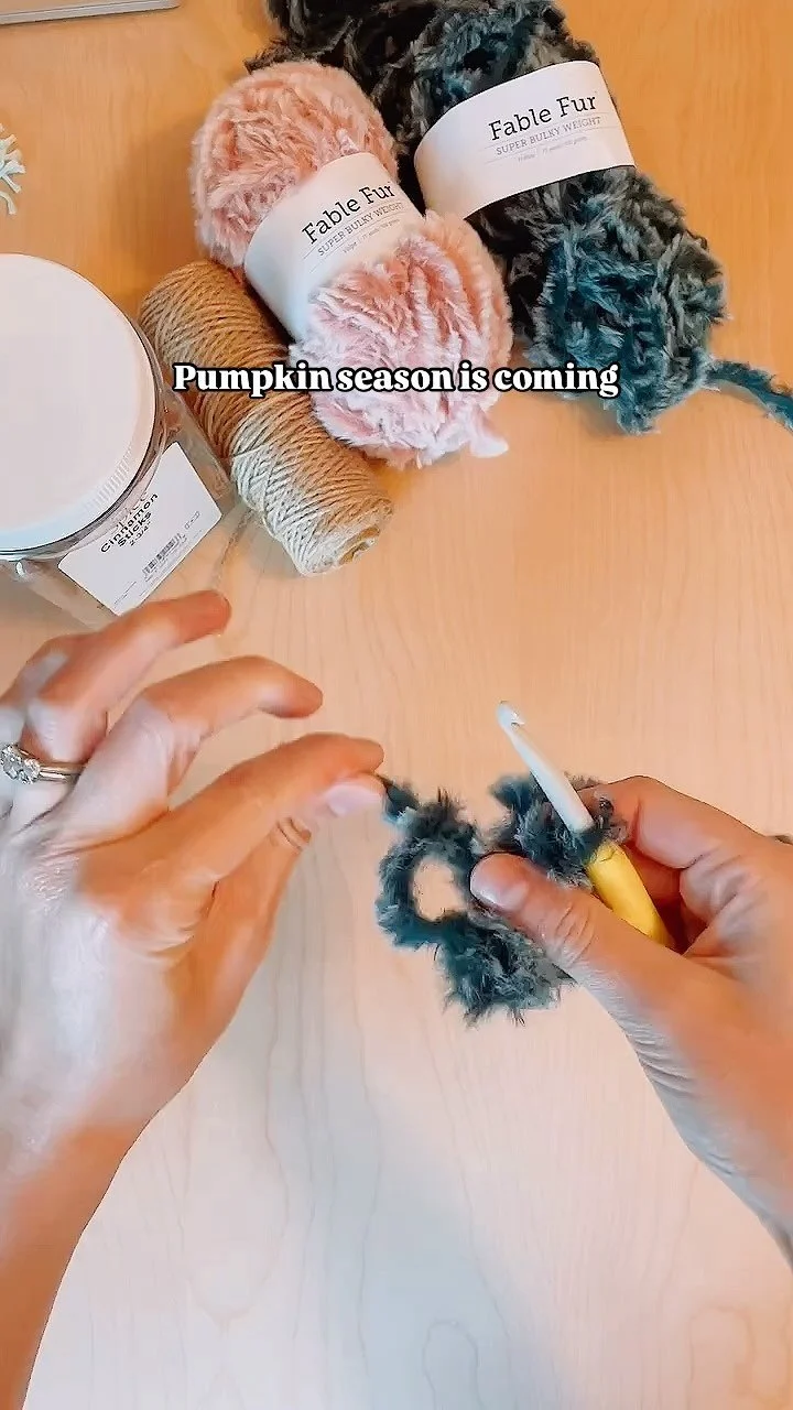 10 Tips for Crocheting with Faux Fur Yarn — Loopsy Daisy Crafts + Designs