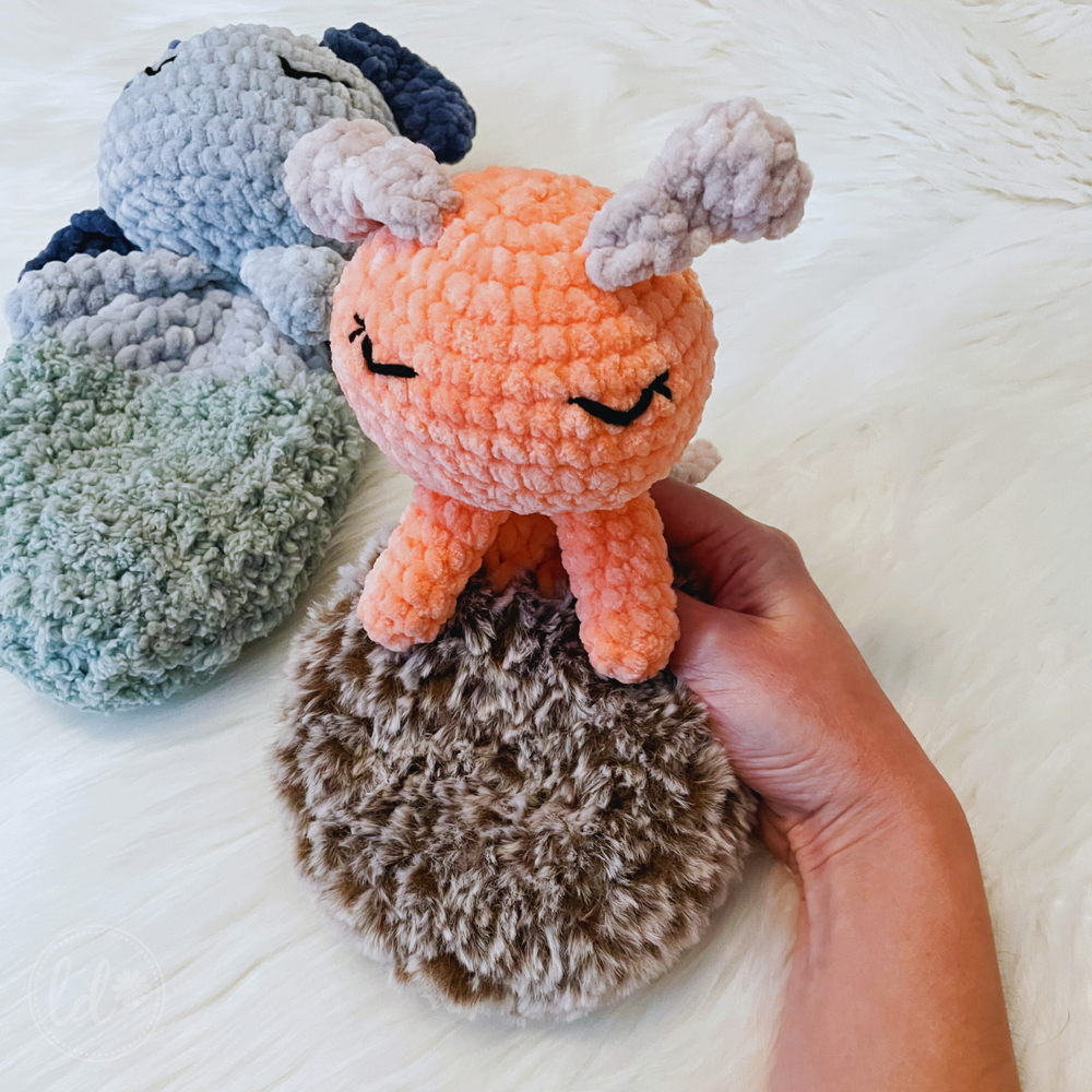 Rug Bug Huggie - Free Crochet Pattern — Loopsy Daisy Crafts + Designs