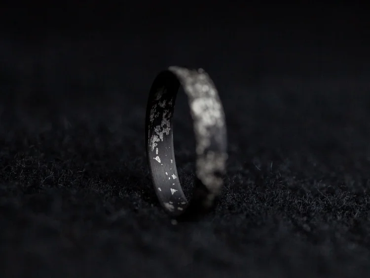 Wide carbon fiber ring with 24k gold — Singularity