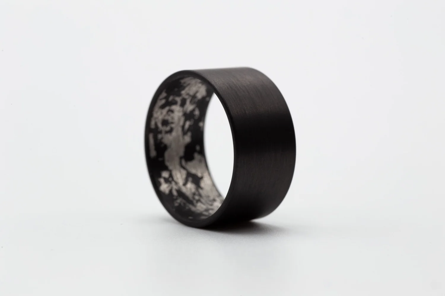 Thin Carbon ring with Platinum — Singularity