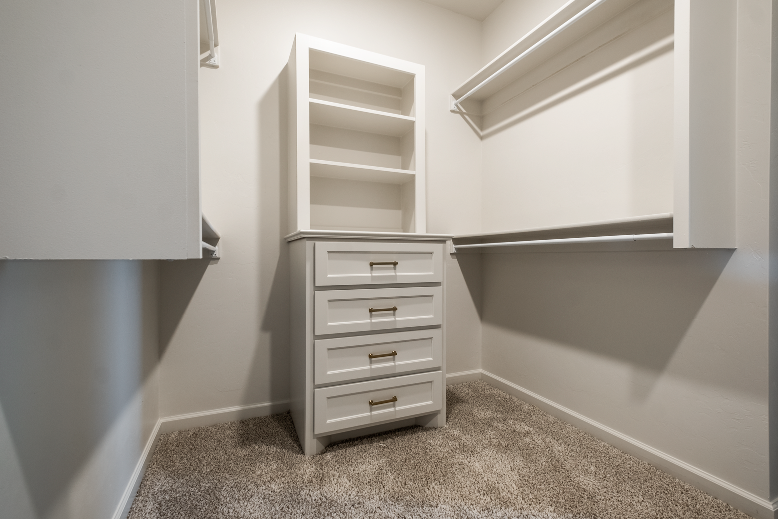 CLOSETS & CUSTOM BUILDS — Northwest Building Supply