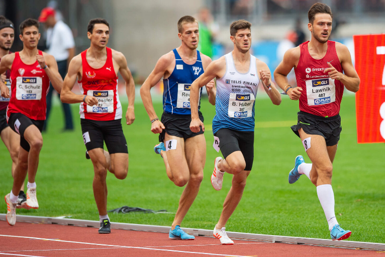Training for the 800 M — Mending Playbook