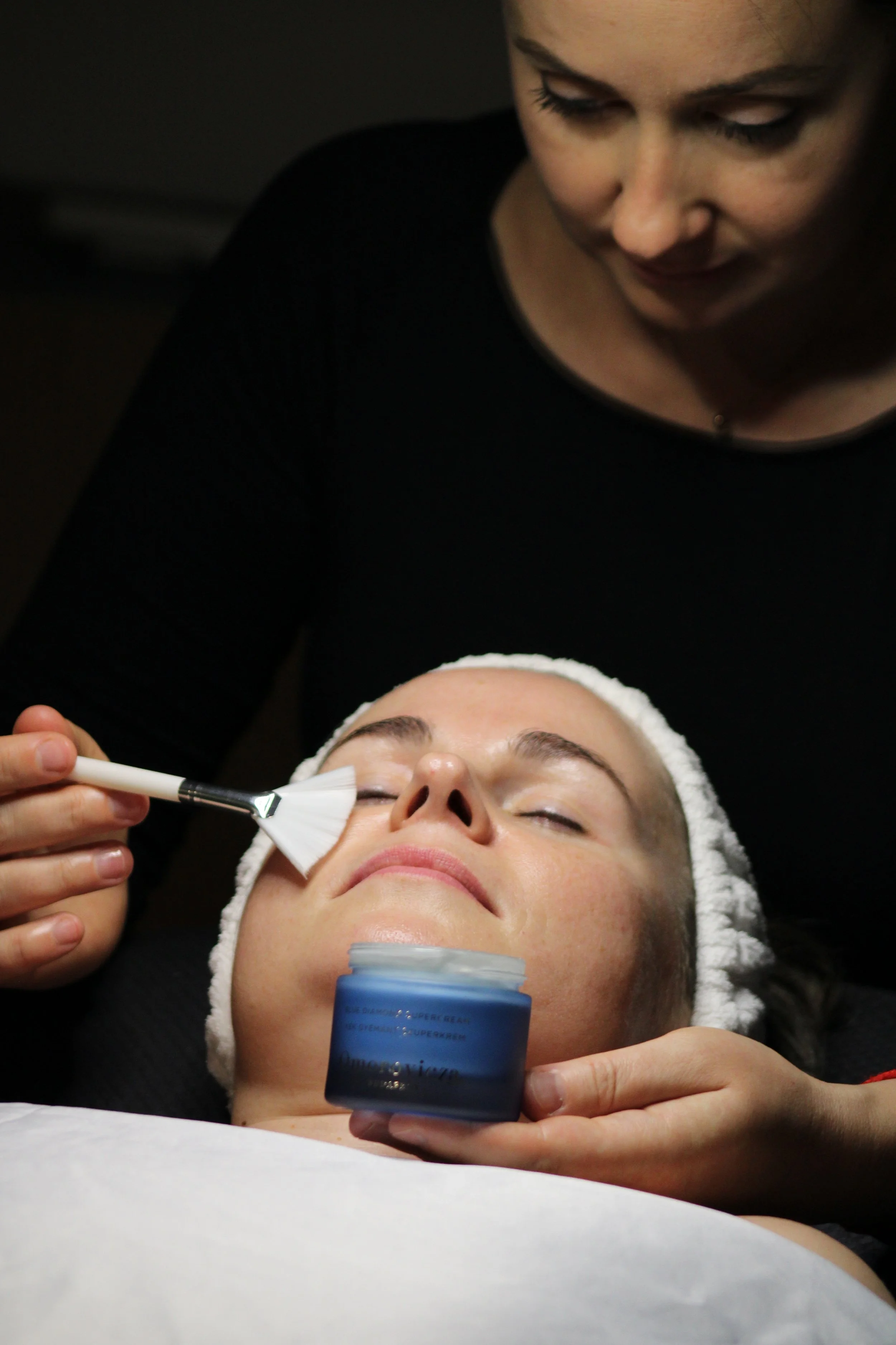 Anti-Aging, Exfoliating, Deep Cleansing, Skin Tightening Facial ...