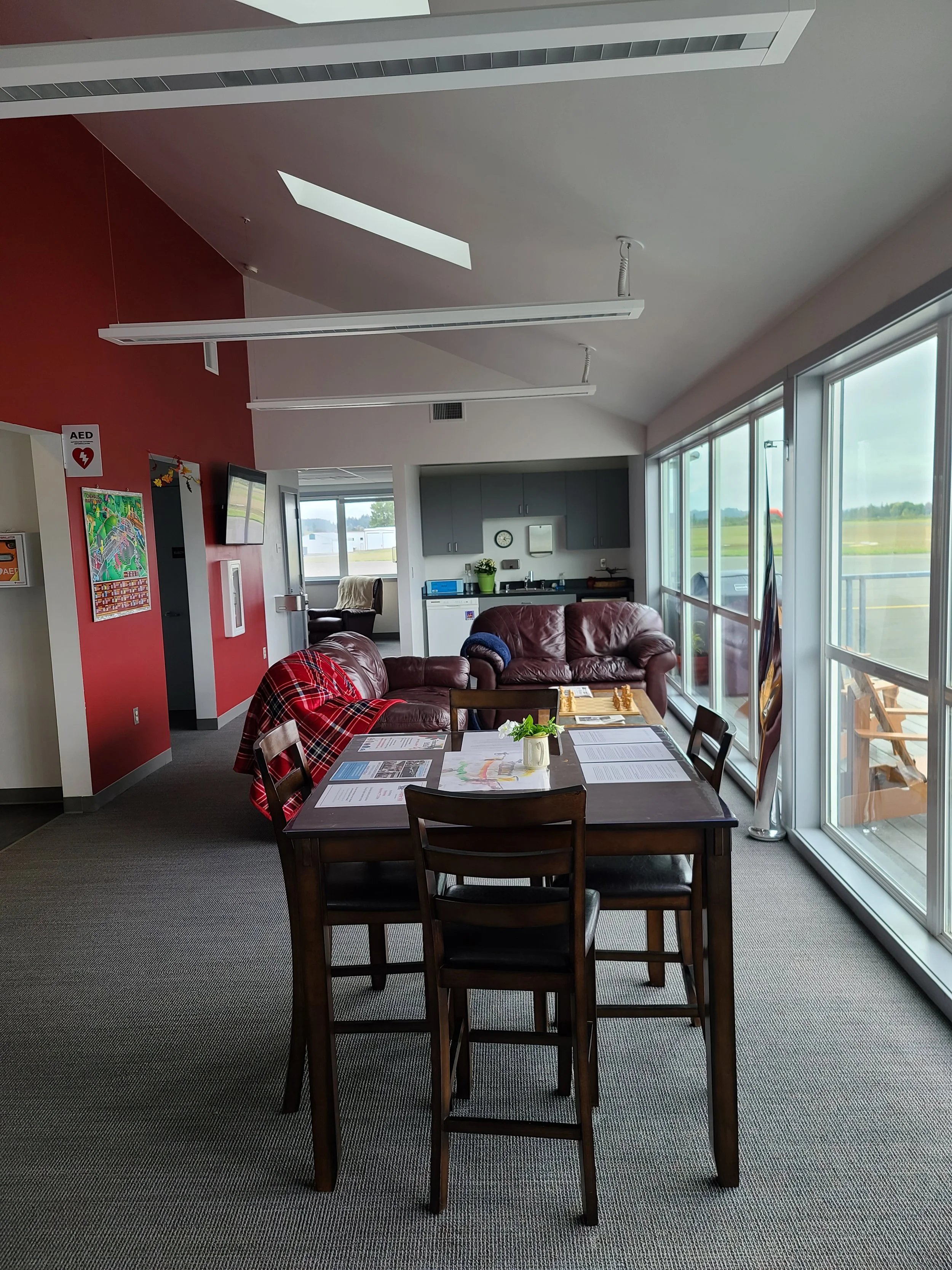 FBO — Chehalis-Centralia Airport