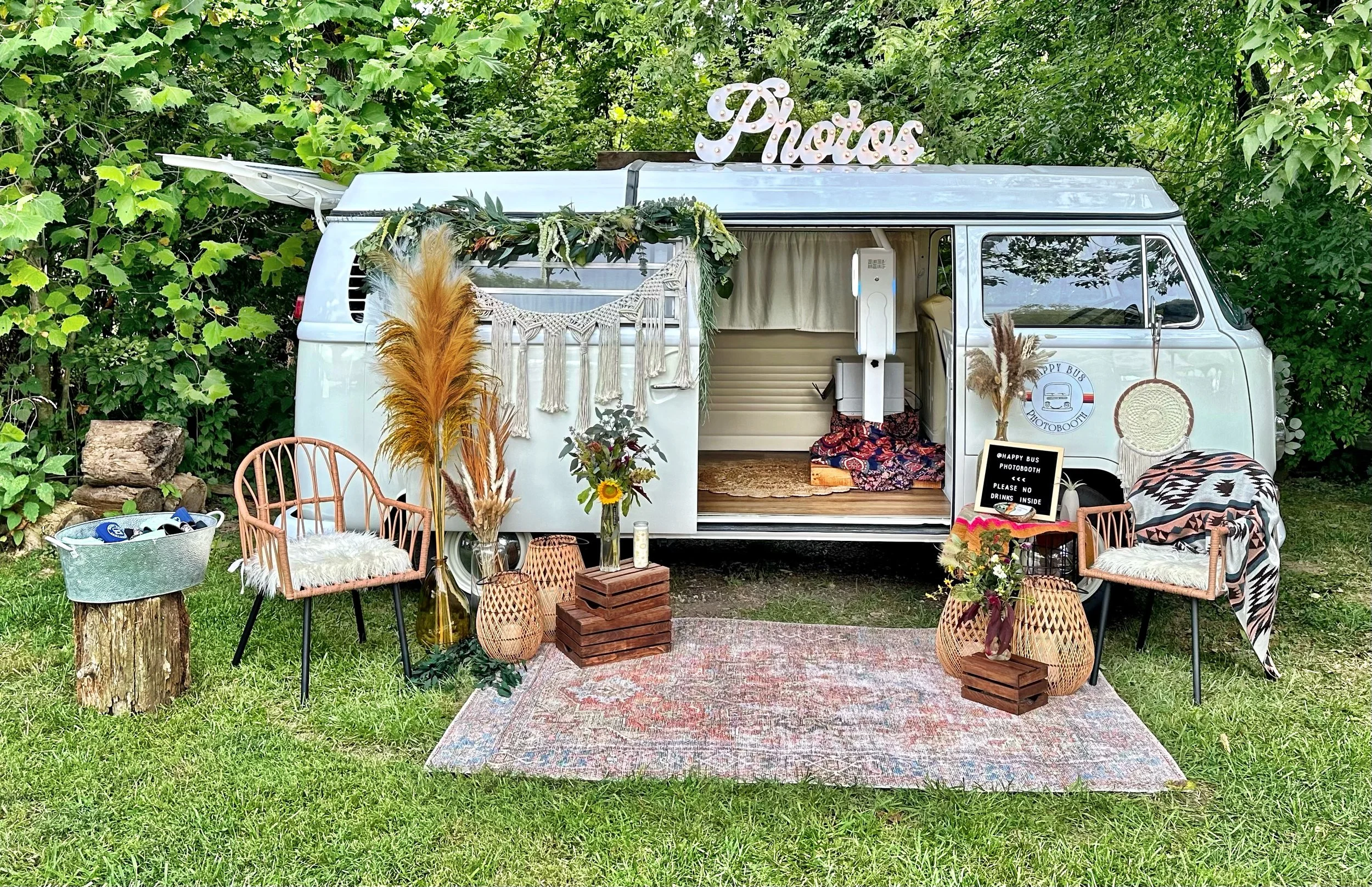 Happy Bus Photo Booth