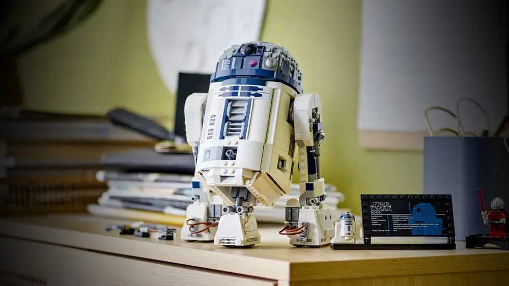 R2-D2 LEGO Set — Rebel Breakroom