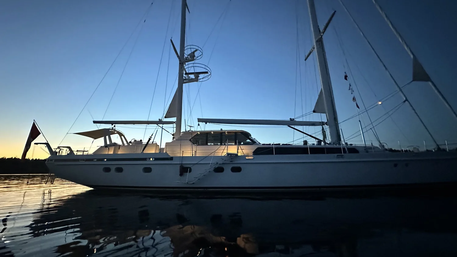 Sailing Venturosa / The Original Ultimate Sailing Yacht