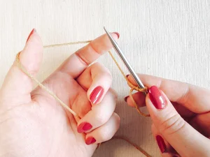 How to Do the Backwards Loop Cast on in Knitting: Step by Step Tutorial ...