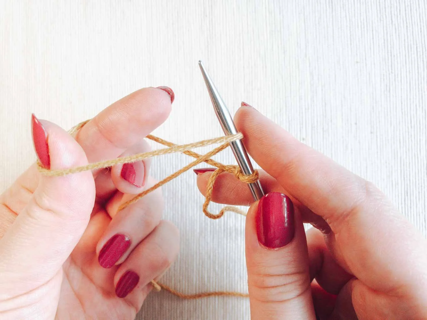 How to Do the Backwards Loop Cast on in Knitting: Step by Step Tutorial ...