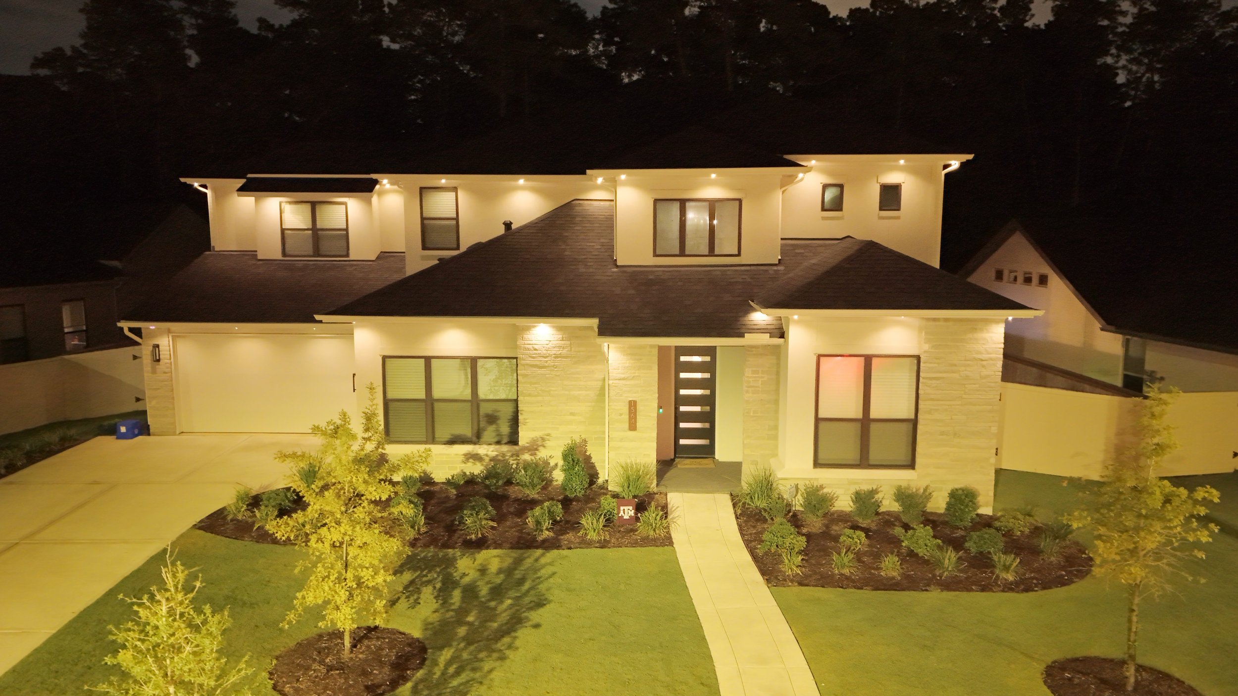 Aurora Lights | Outdoor Lighting Installation Company