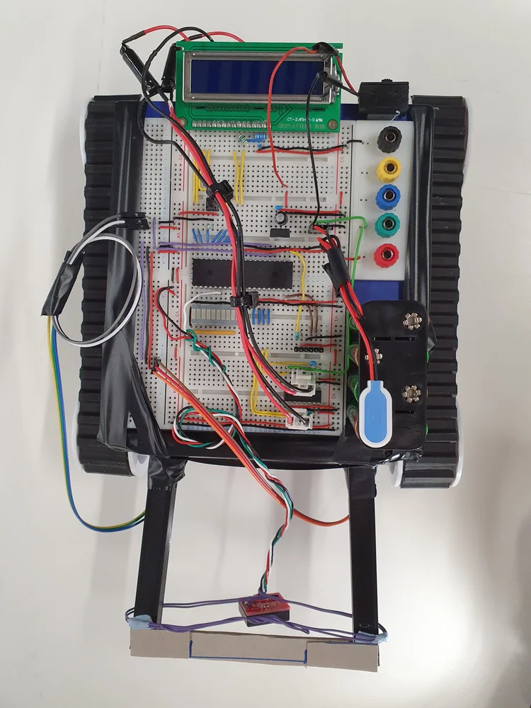 Bomb Defusing Robot — Carlos Firgau
