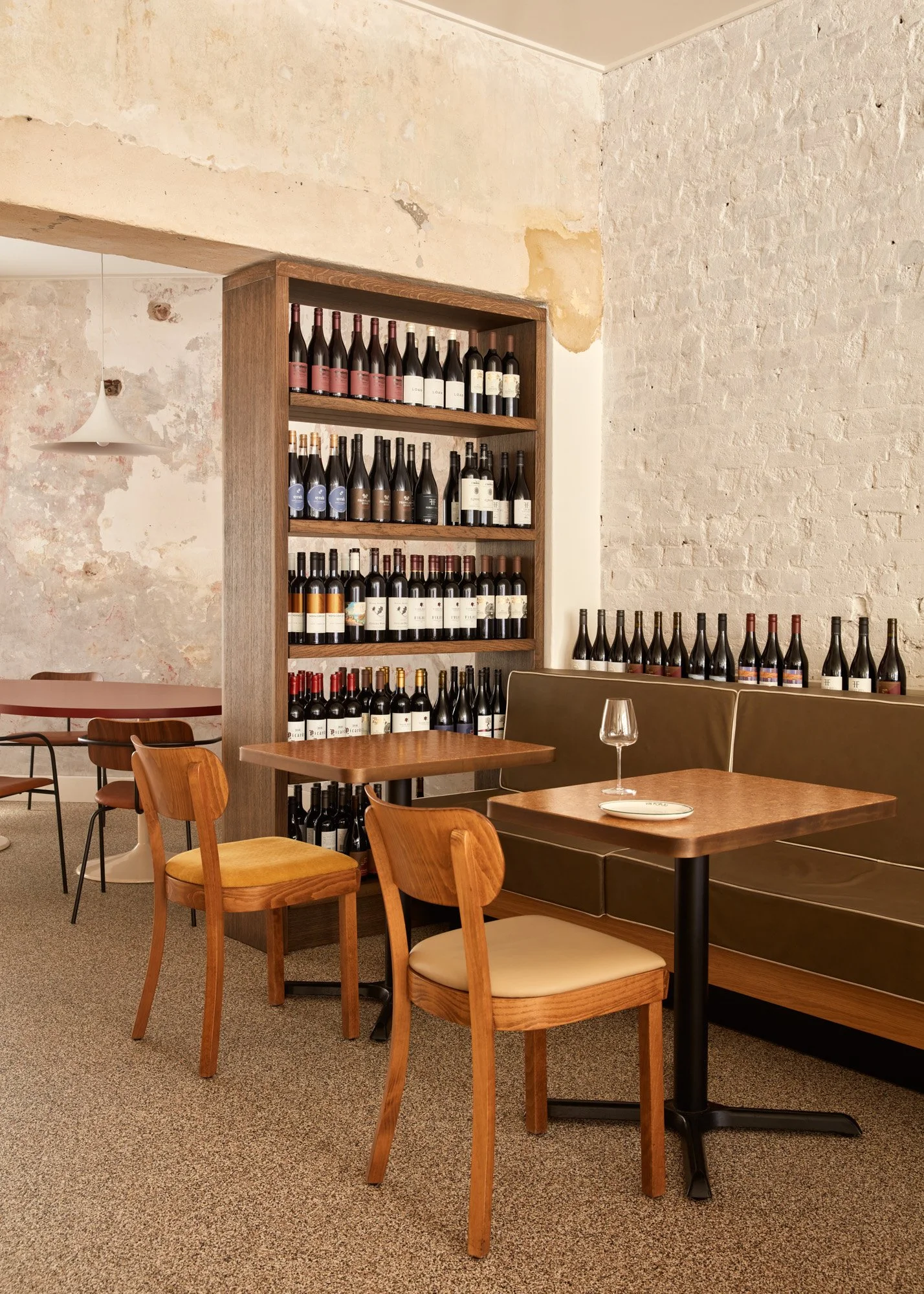 Vin Populi — Hospitality — Rezen Studio