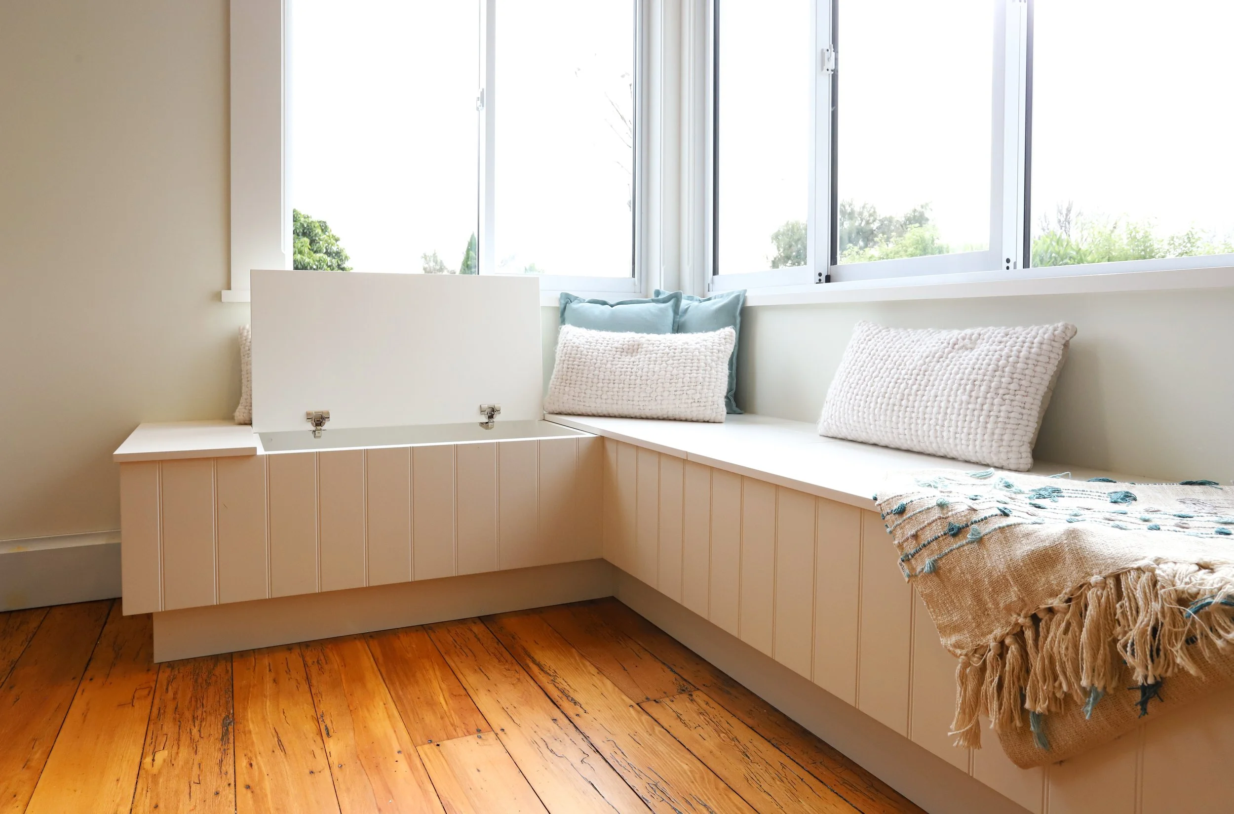 Custom Entranceway and Seating Joinery by The Custom Space