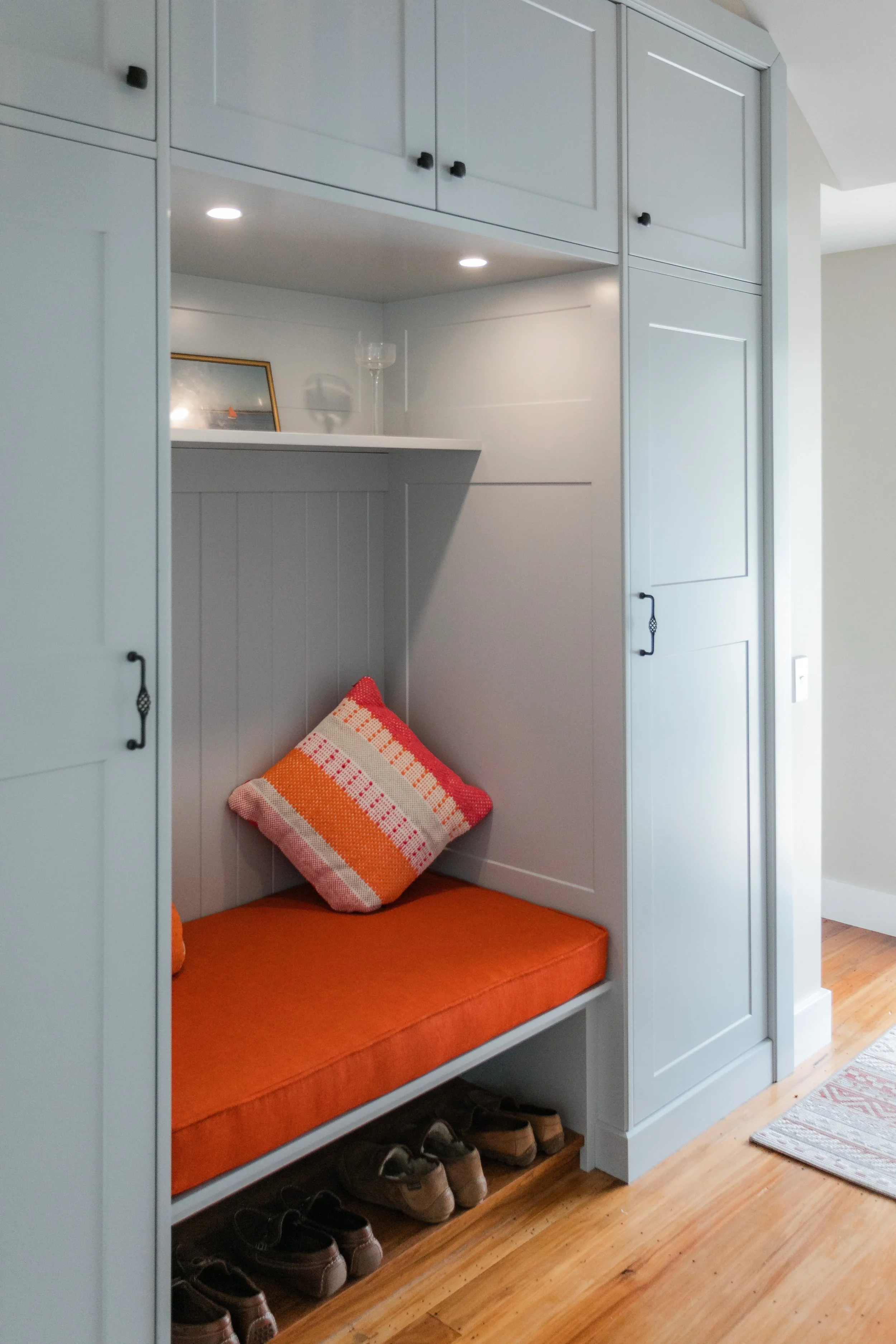 Custom Entranceway and Seating Joinery by The Custom Space