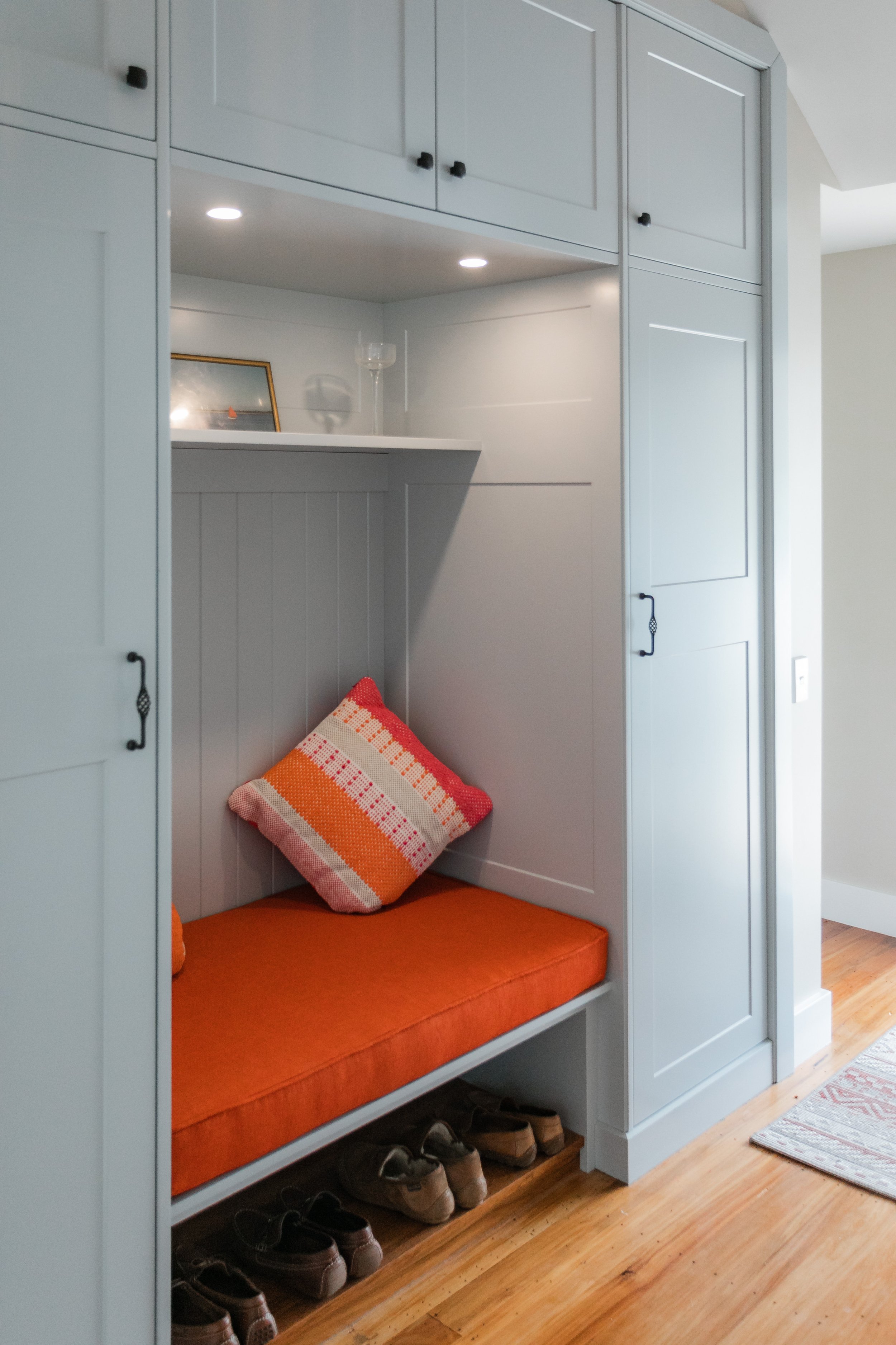 Custom Entranceway and Seating Joinery by The Custom Space