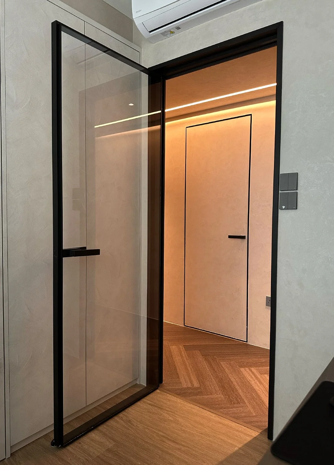 Velto Glass Collection — 8DOORS