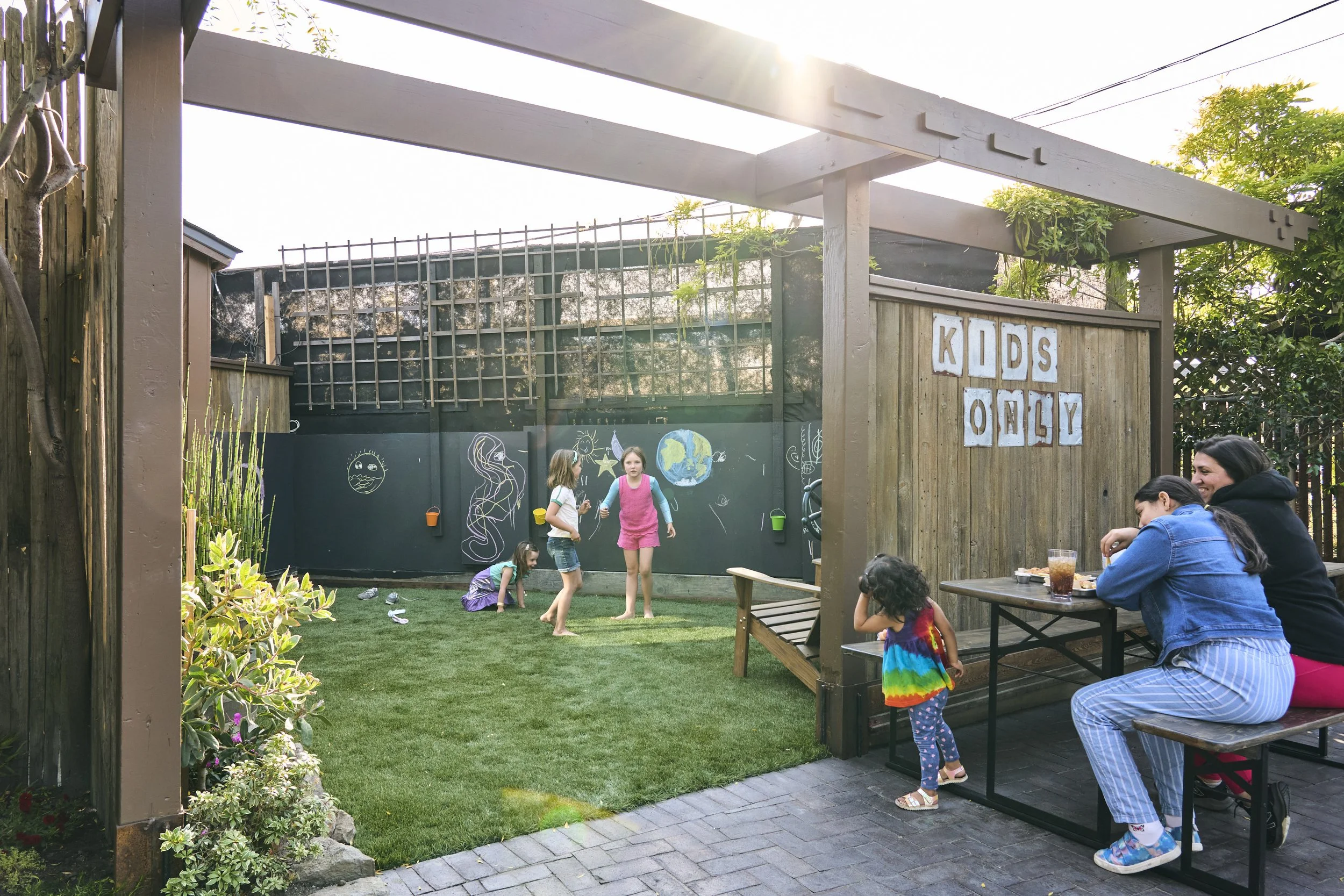 Headlands Brewing - Berkeley Beer Garden