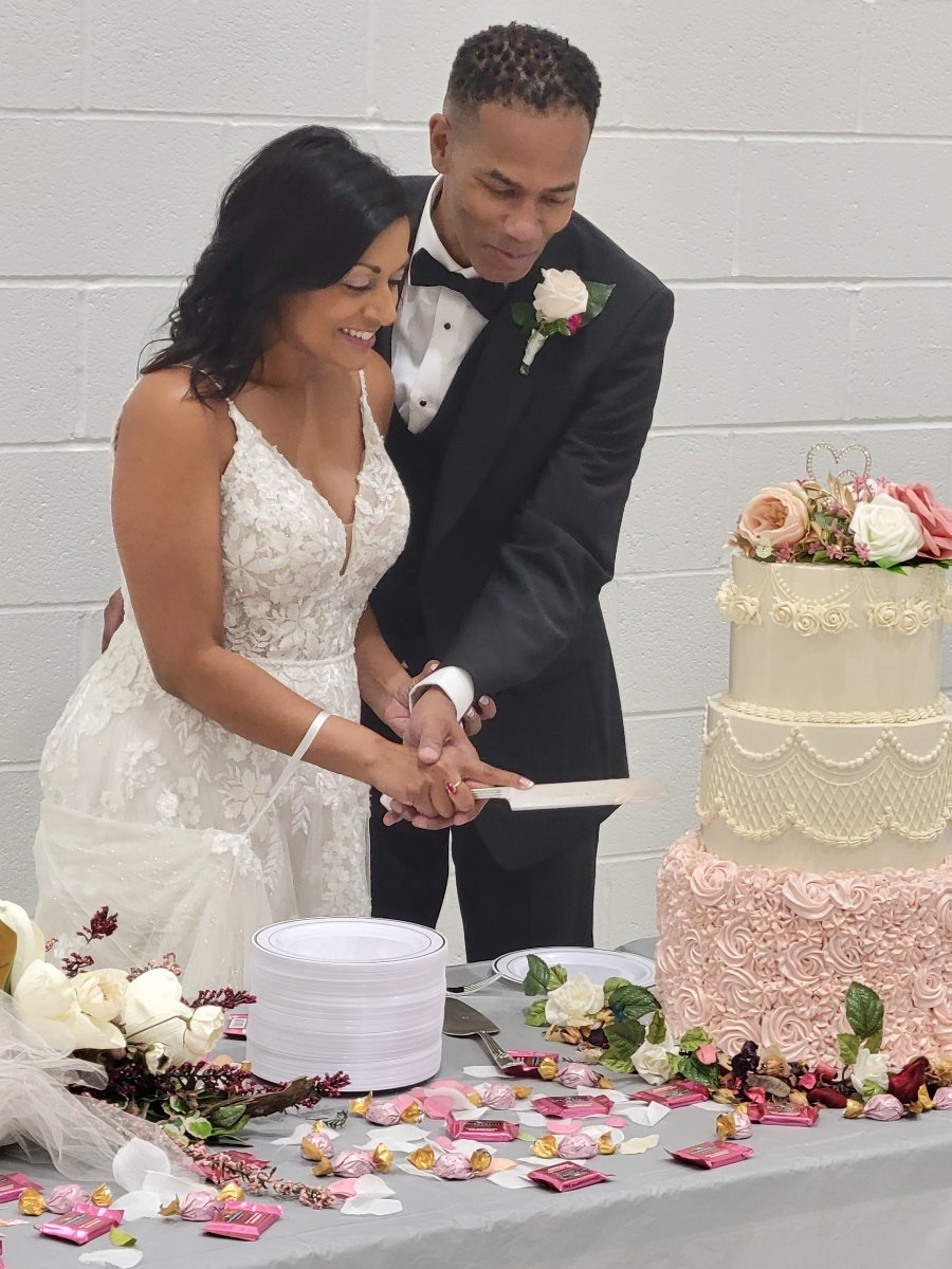 WEDDINGS — Celebrating Life Cake Boutique