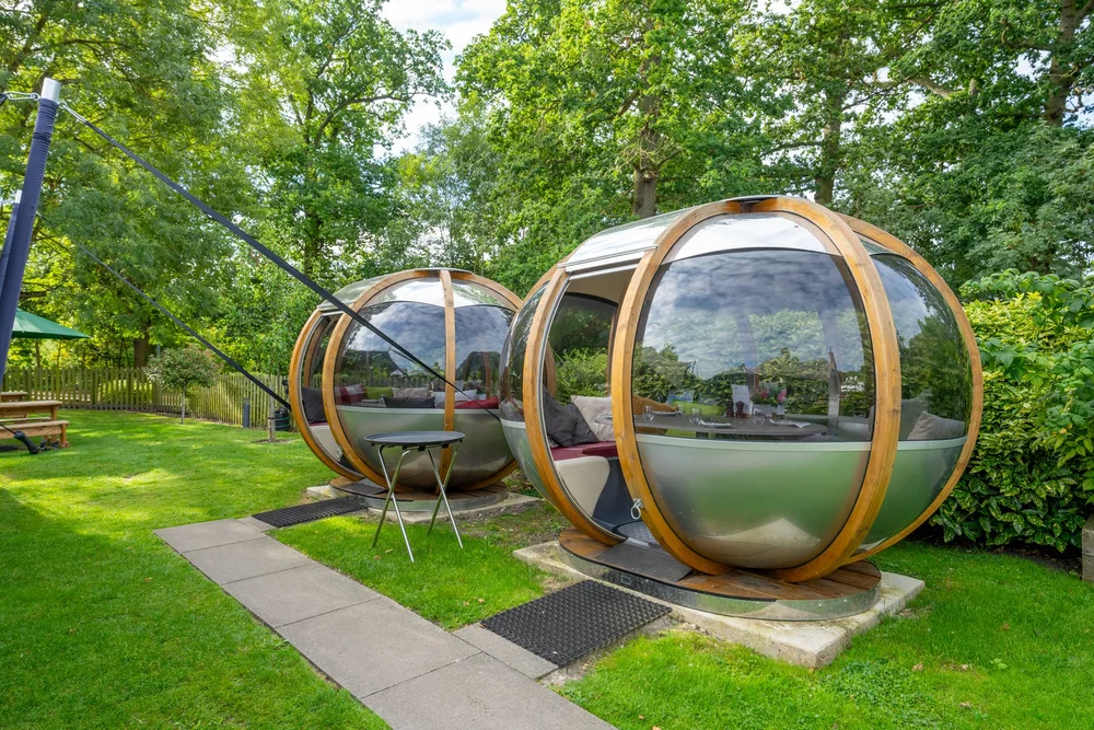 Outdoor Pod Dining | The Three Horseshoes, Madingley