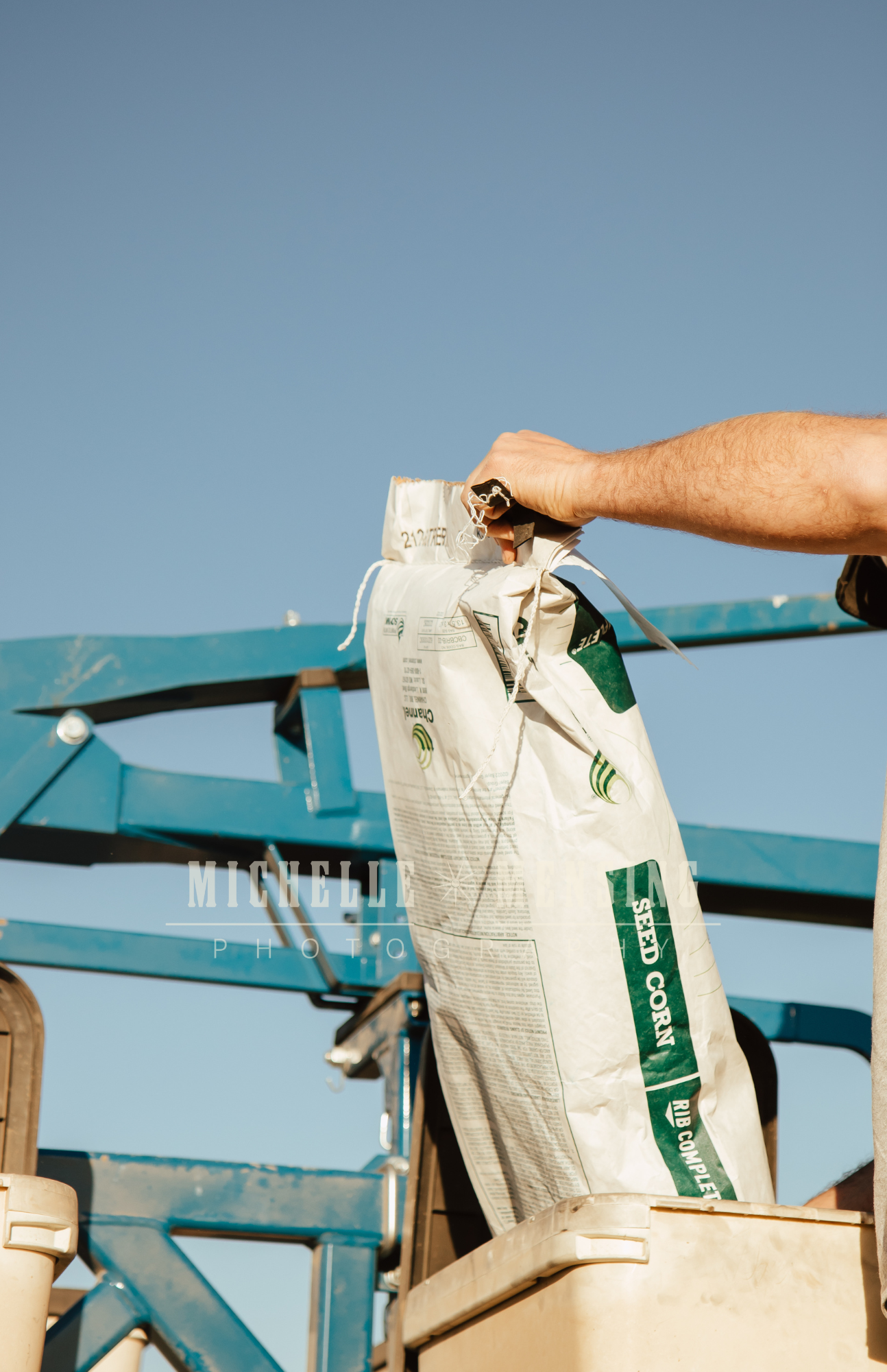 Iowa family farm planting photography session — Michelle Mensing ...