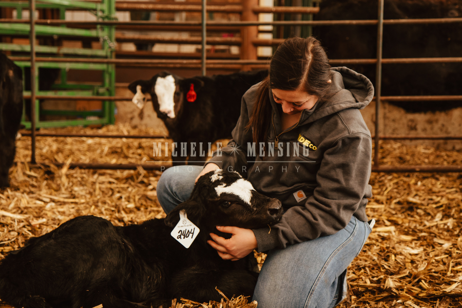 Calving Season photoshoot | @thatfitagvocate — Michelle Mensing Photography