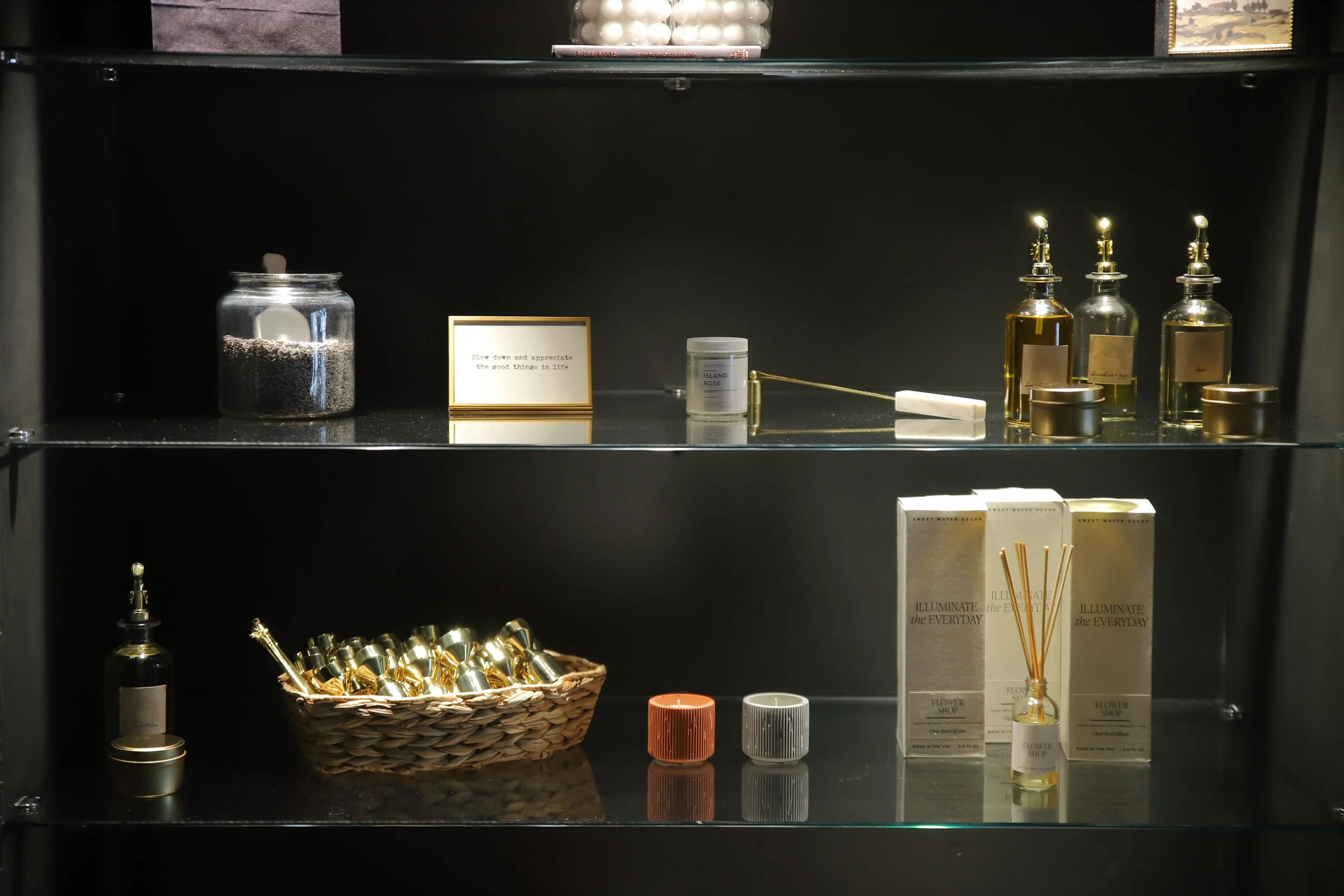 Make & Mellow Custom Candle Bar