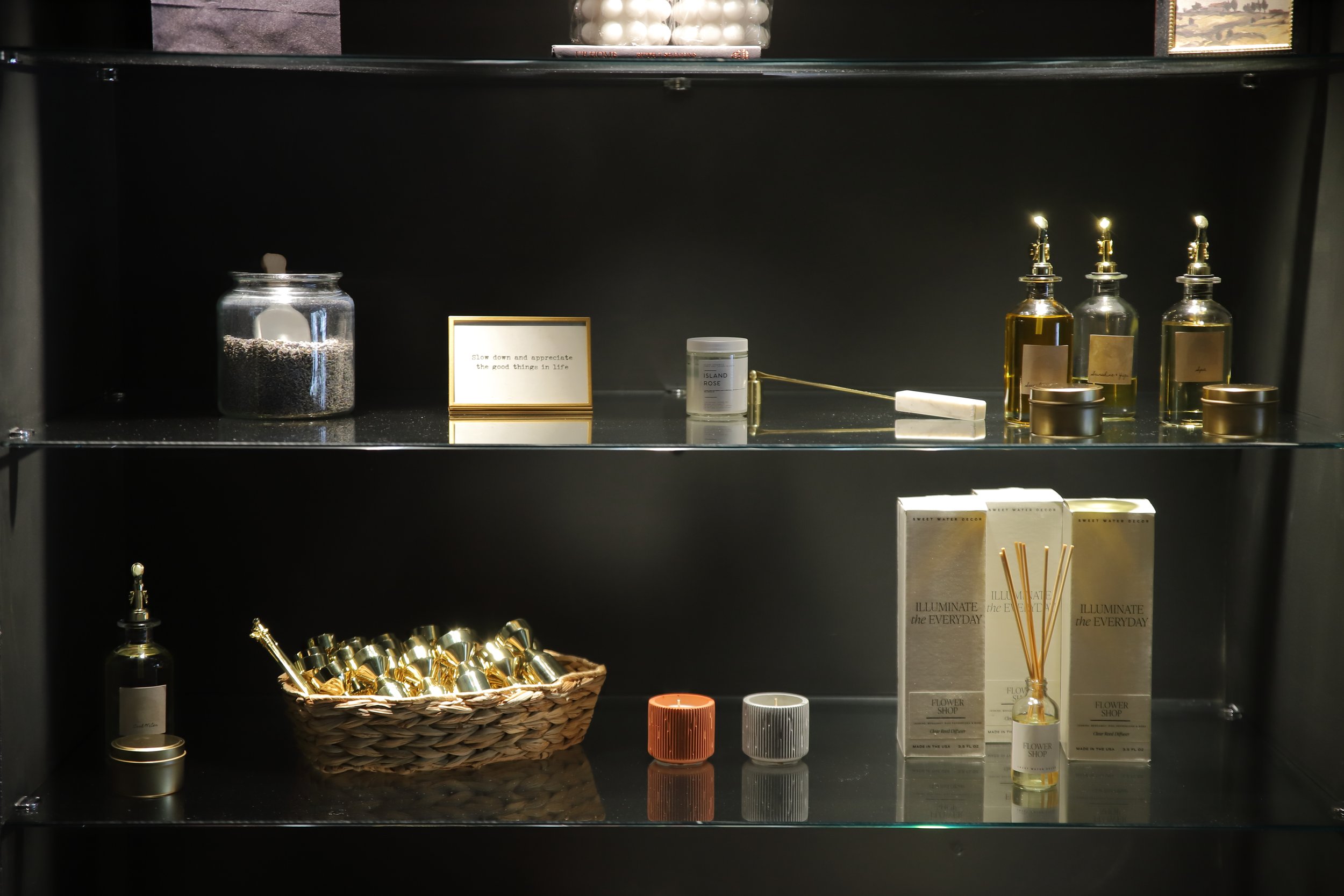 Make & Mellow Custom Candle Bar