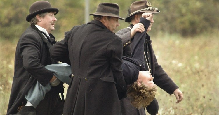 Hiring actors to improve the employee experience