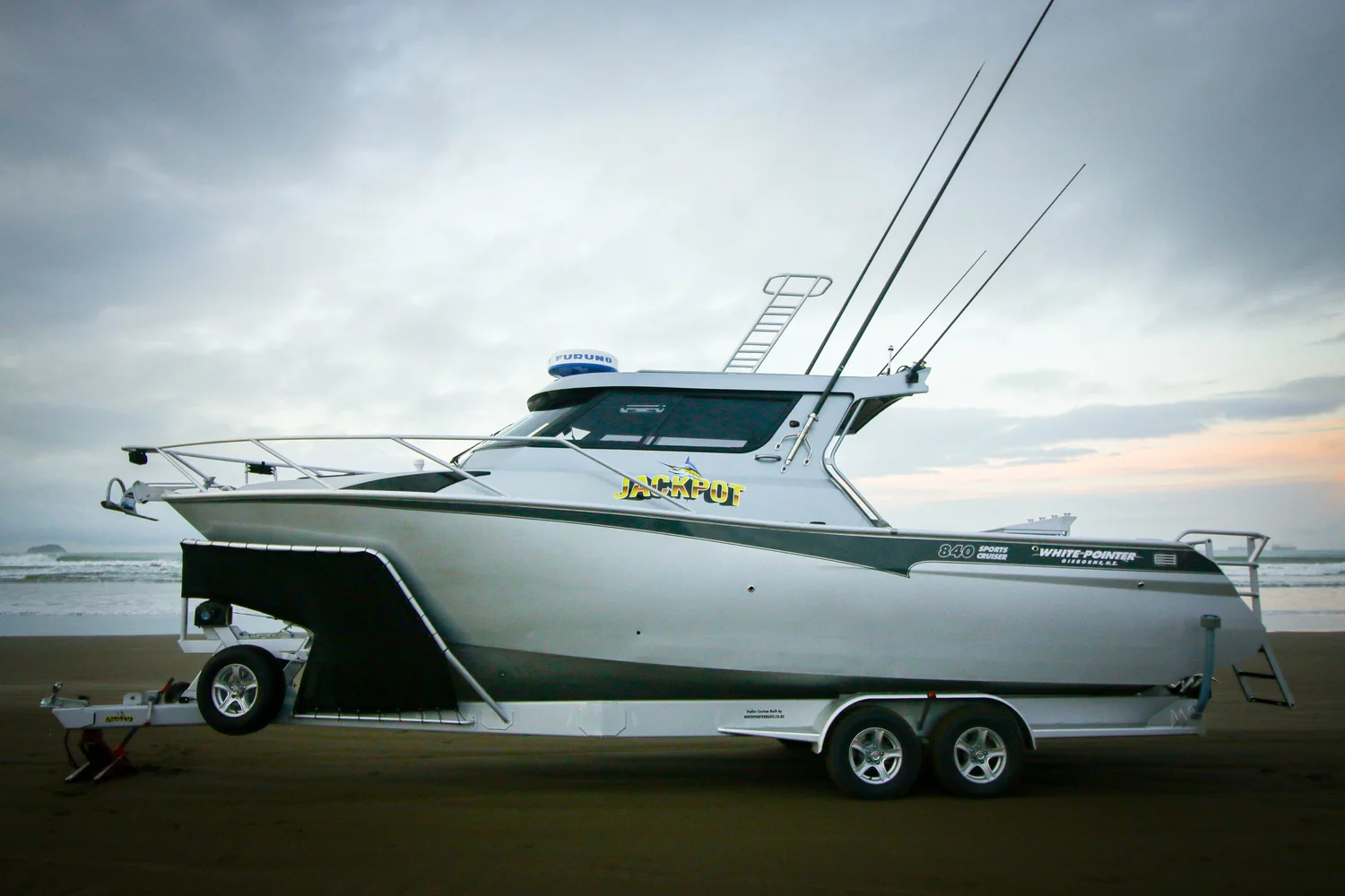 840 Sports Cruiser aluminium fishing boat custom built by White Pointer ...