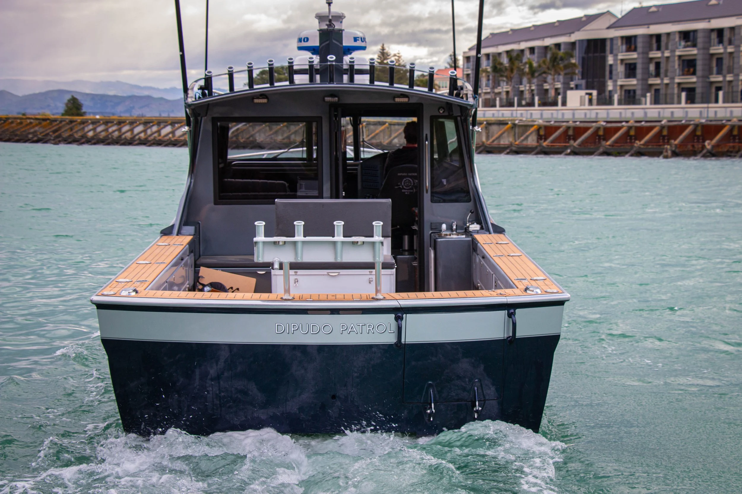 970 Pro Sportsman aluminium fishing boat custom built by White Pointer ...