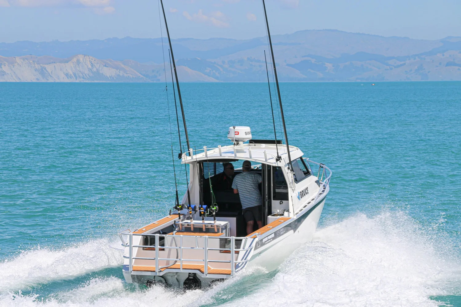 850 Sports Cruiser aluminium fishing boat custom built by White Pointer ...