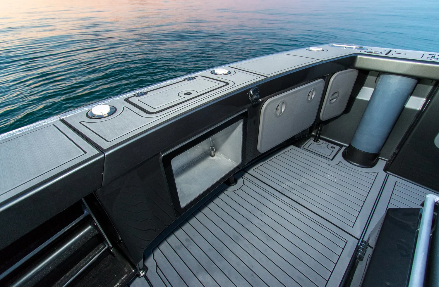970 Pro Sportsman aluminium fishing boat custom built by White Pointer ...