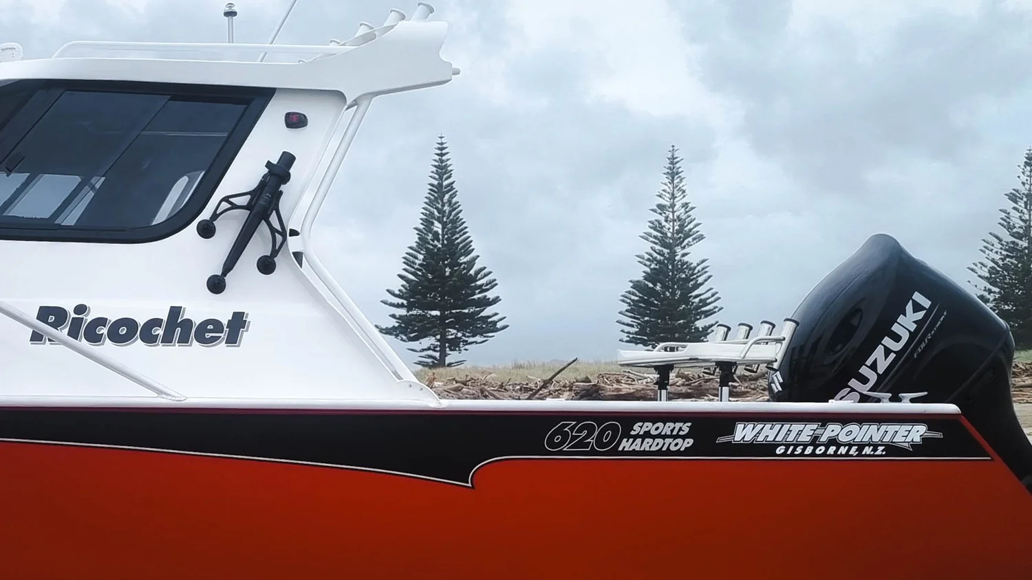 620 Sports Hardtop aluminium fishing boat custom built by White Pointer ...