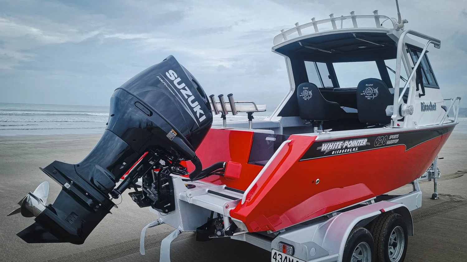 620 Sports Hardtop aluminium fishing boat custom built by White Pointer ...