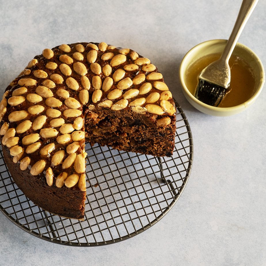 Never too late Christmas cake — Lazy Sunday Club